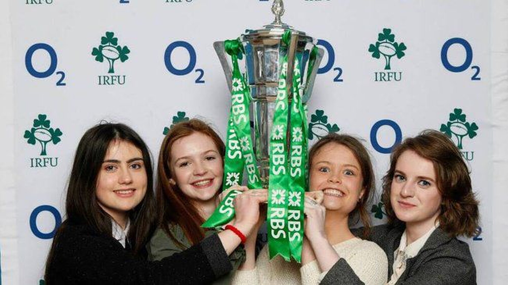 #BehindTheGreen: O2 RBS 6 Nations Trophy Tour | Irish Rugby